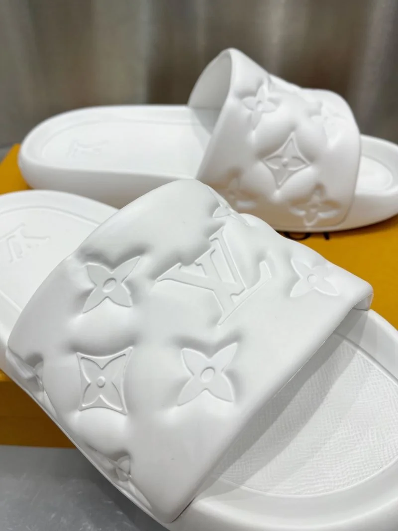 Economical Louis Vuitton Slippers