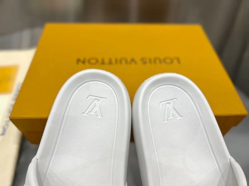Economical Louis Vuitton Slippers
