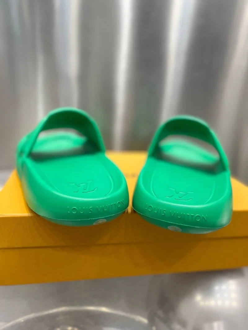 Exact replica Louis Vuitton Slippers