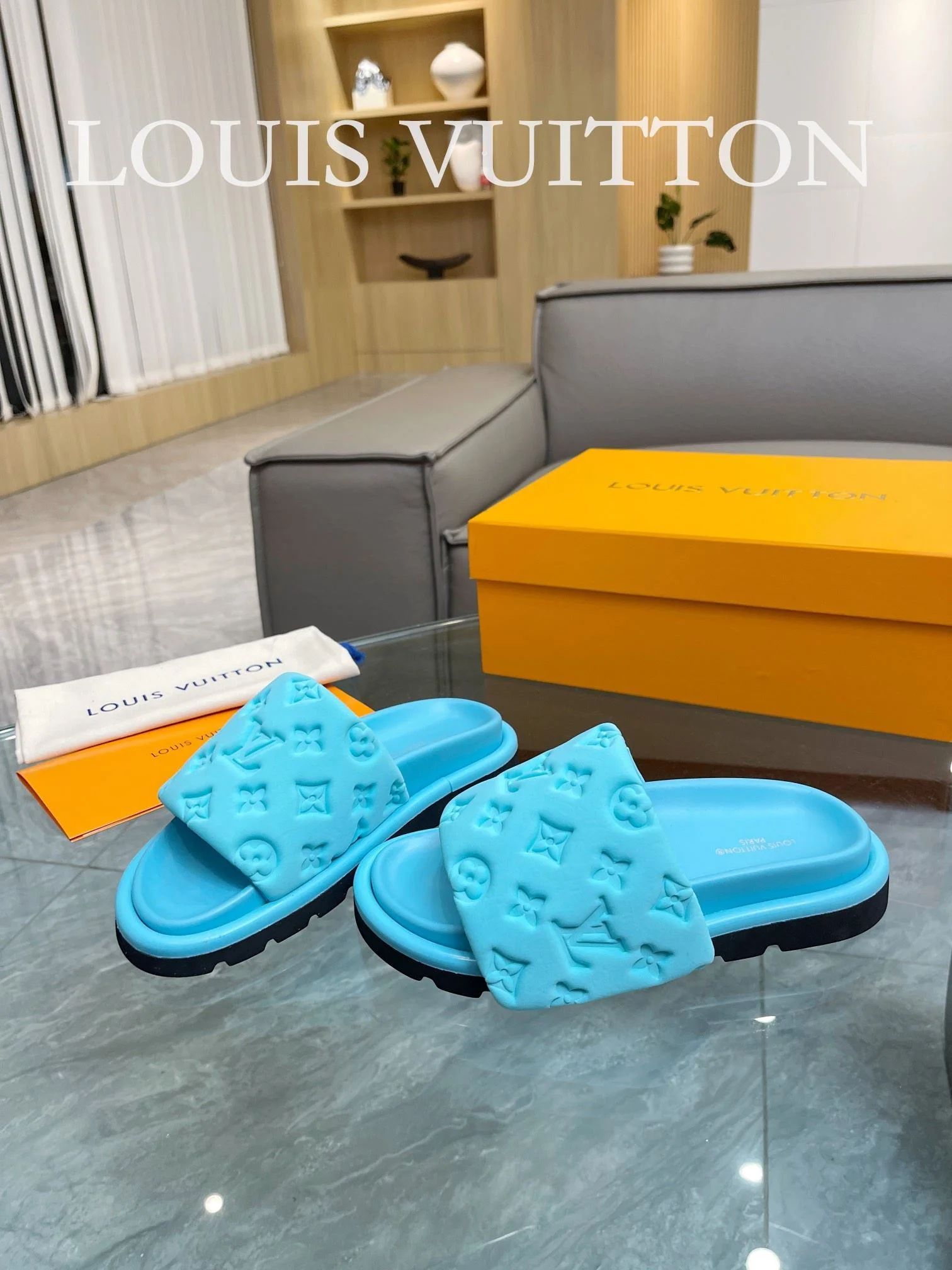 Low-cost Louis Vuitton Slippers
