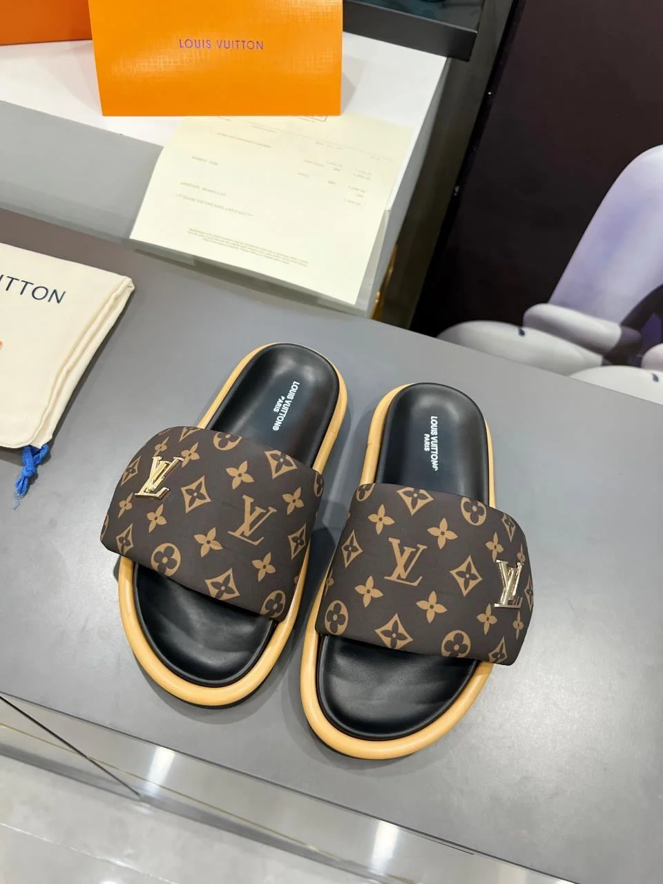 Official Louis Vuitton Slippers