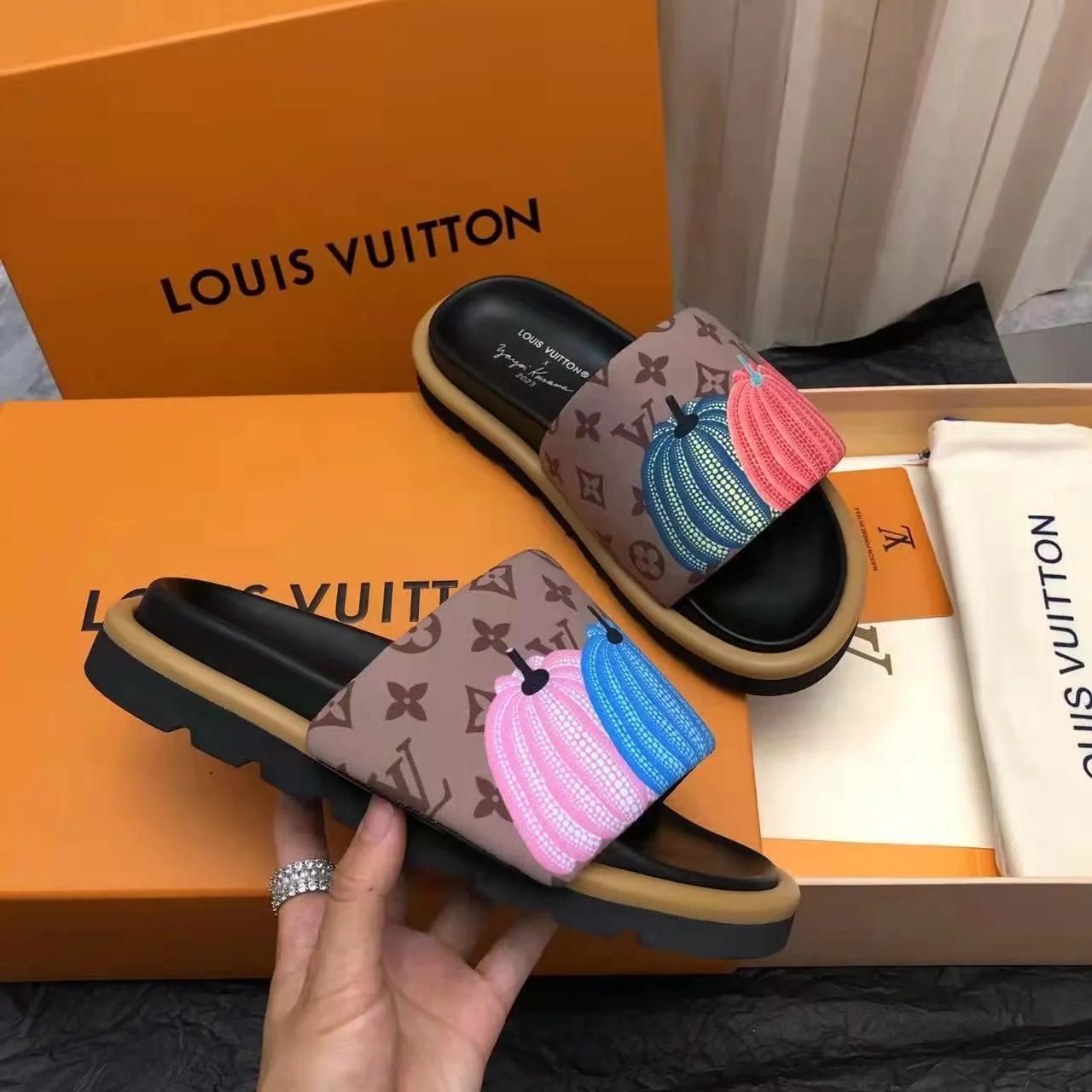 Louis Vuitton Slippers