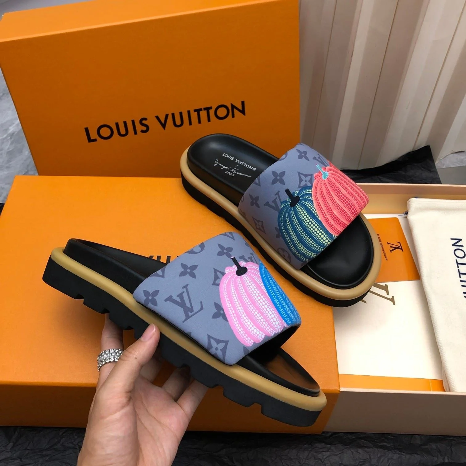 Louis Vuitton Slippers