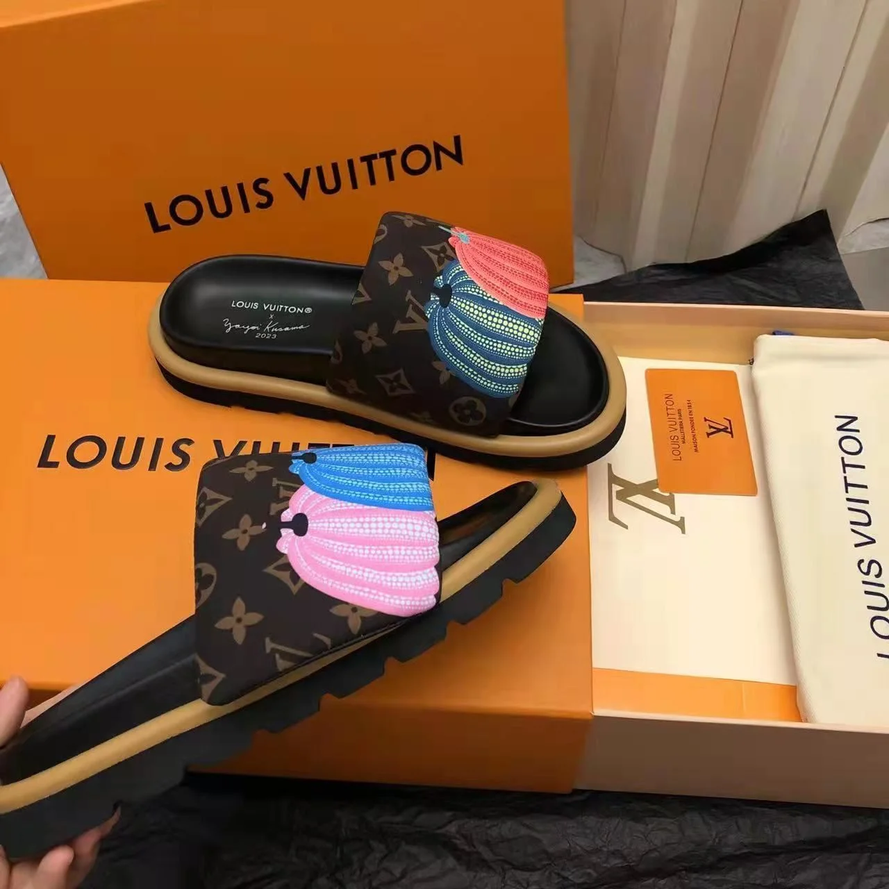 1:1 copy Louis Vuitton Slippers