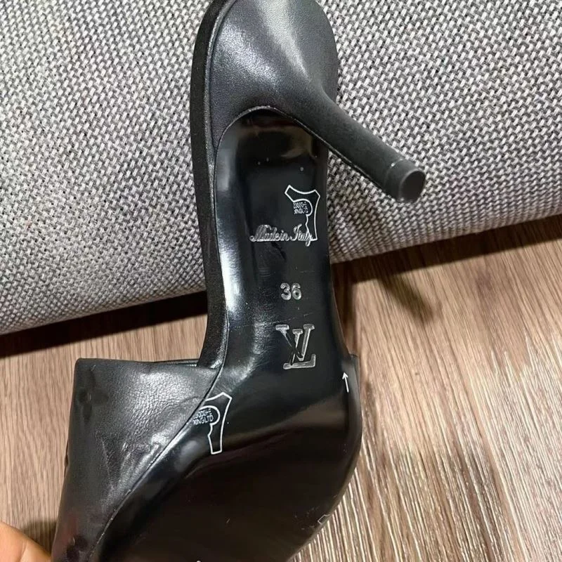 Cut-rate Louis Vuitton Slippers