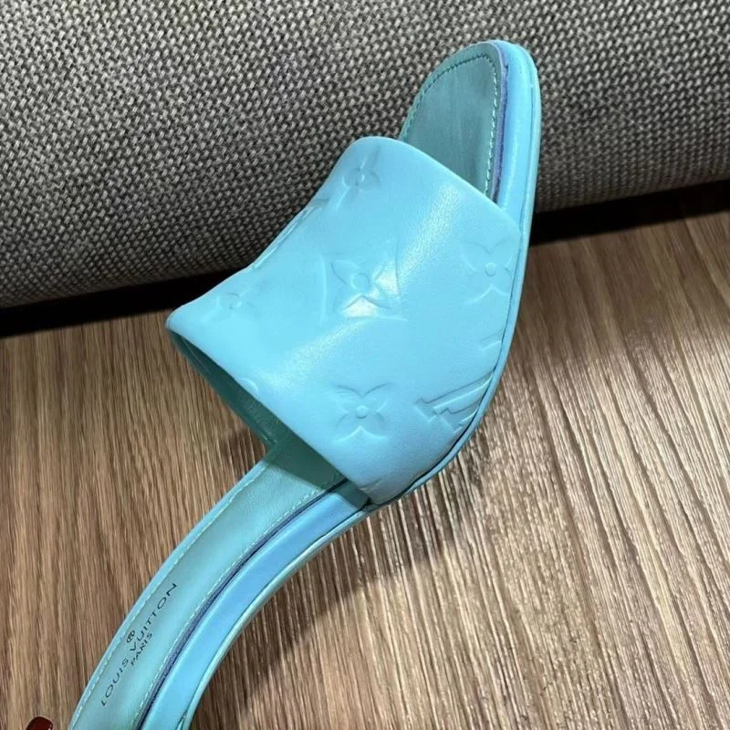 Accurate model Louis Vuitton Slippers