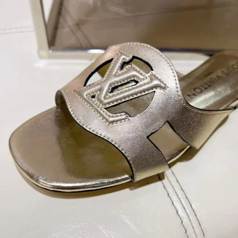 Accurate model Louis Vuitton Slippers