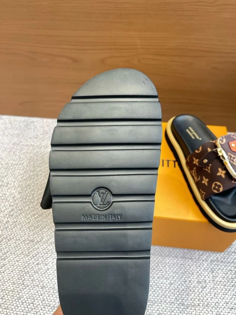 Top match Louis Vuitton Slippers