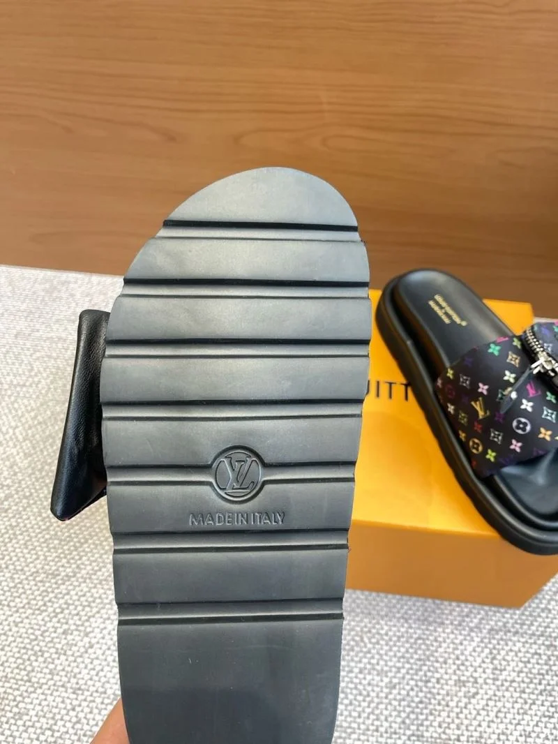 Bargain Louis Vuitton Slippers