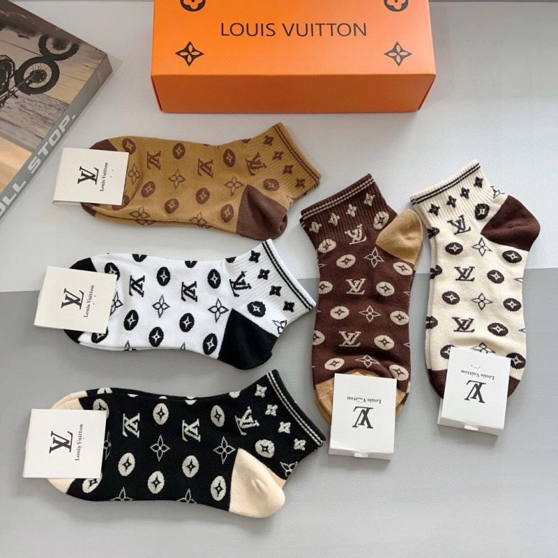 Value-priced Louis Vuitton Socks