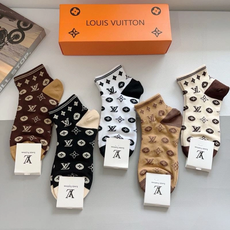 Value-priced Louis Vuitton Socks