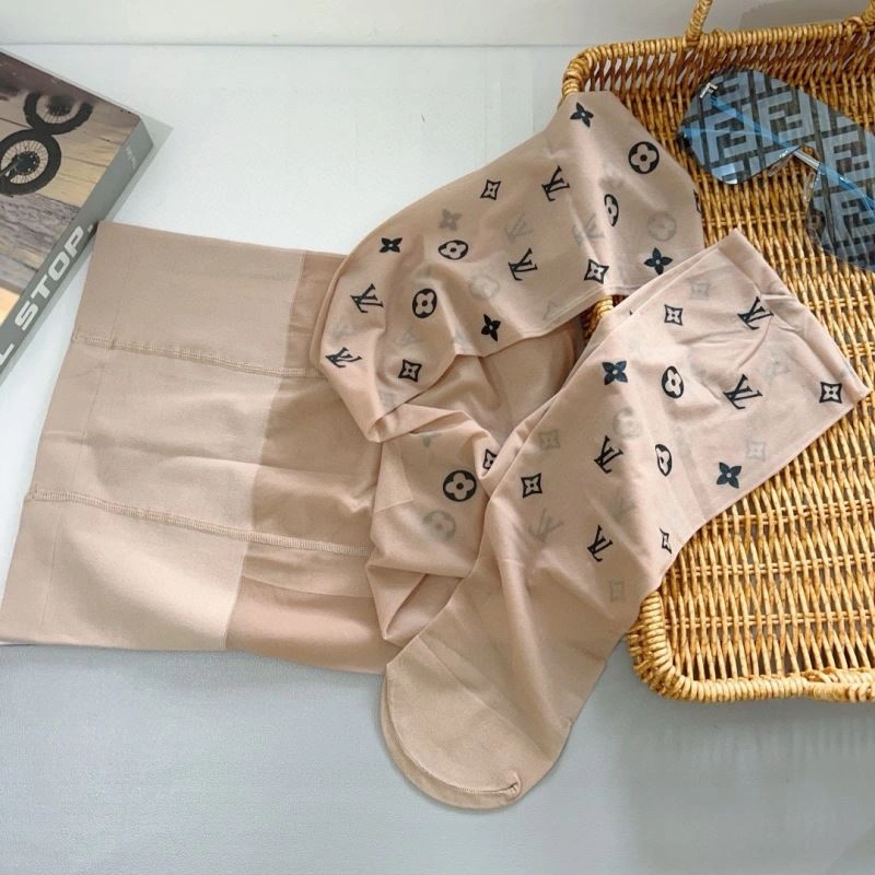 Value-priced Louis Vuitton Socks