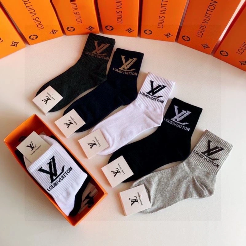 Inexpensive Louis Vuitton Socks