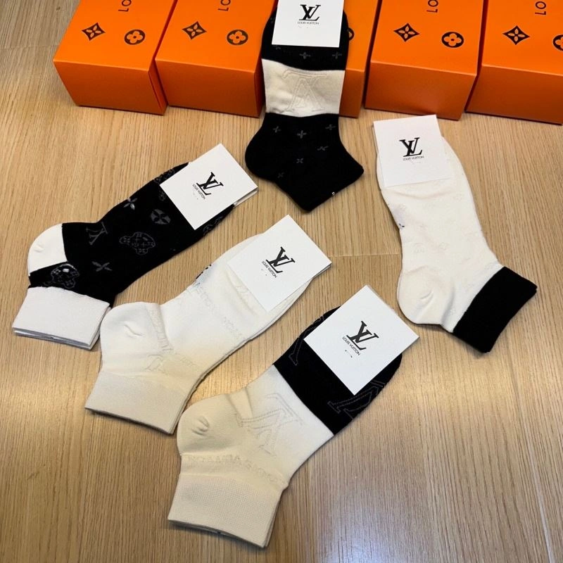 Inexpensive Louis Vuitton Socks