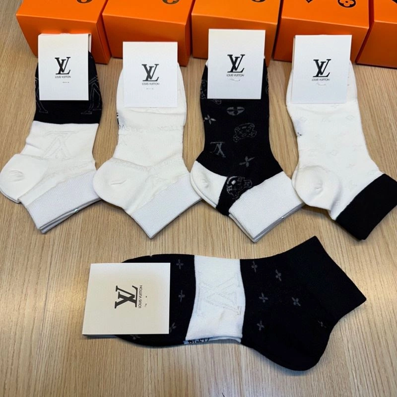 Inexpensive Louis Vuitton Socks