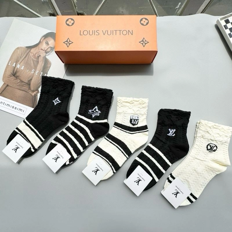Inexpensive Louis Vuitton Socks