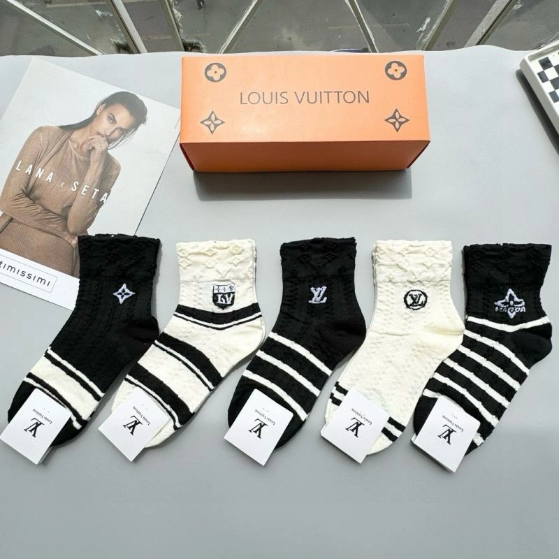 Inexpensive Louis Vuitton Socks