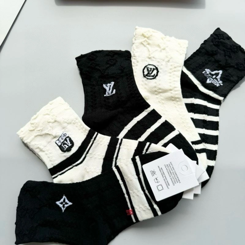 Inexpensive Louis Vuitton Socks