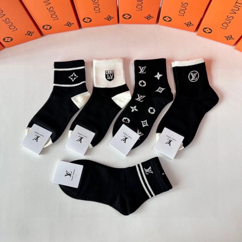 Precise copy Louis Vuitton Socks