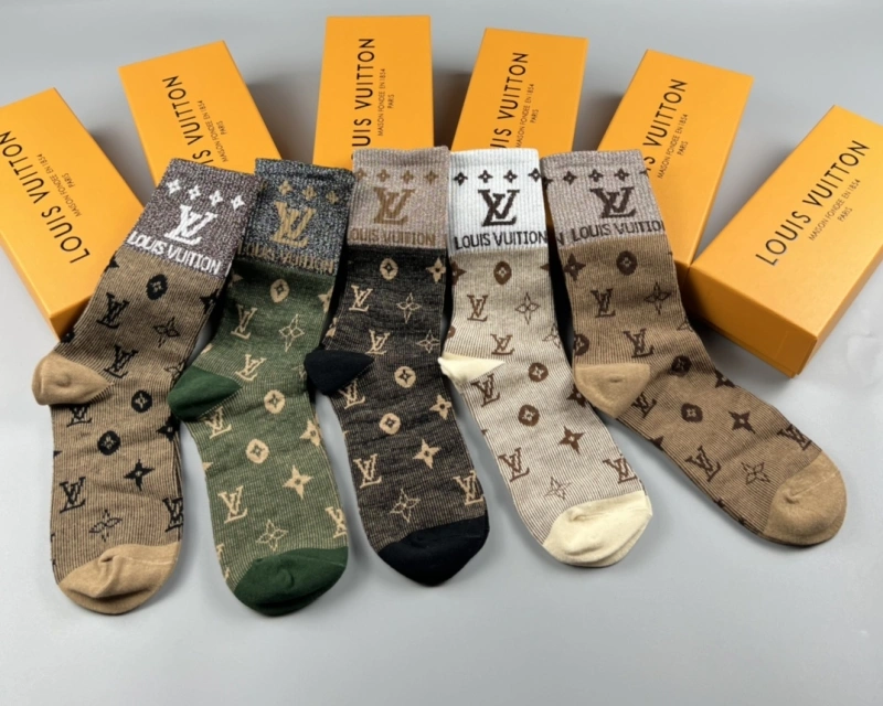 Value-priced Louis Vuitton Socks