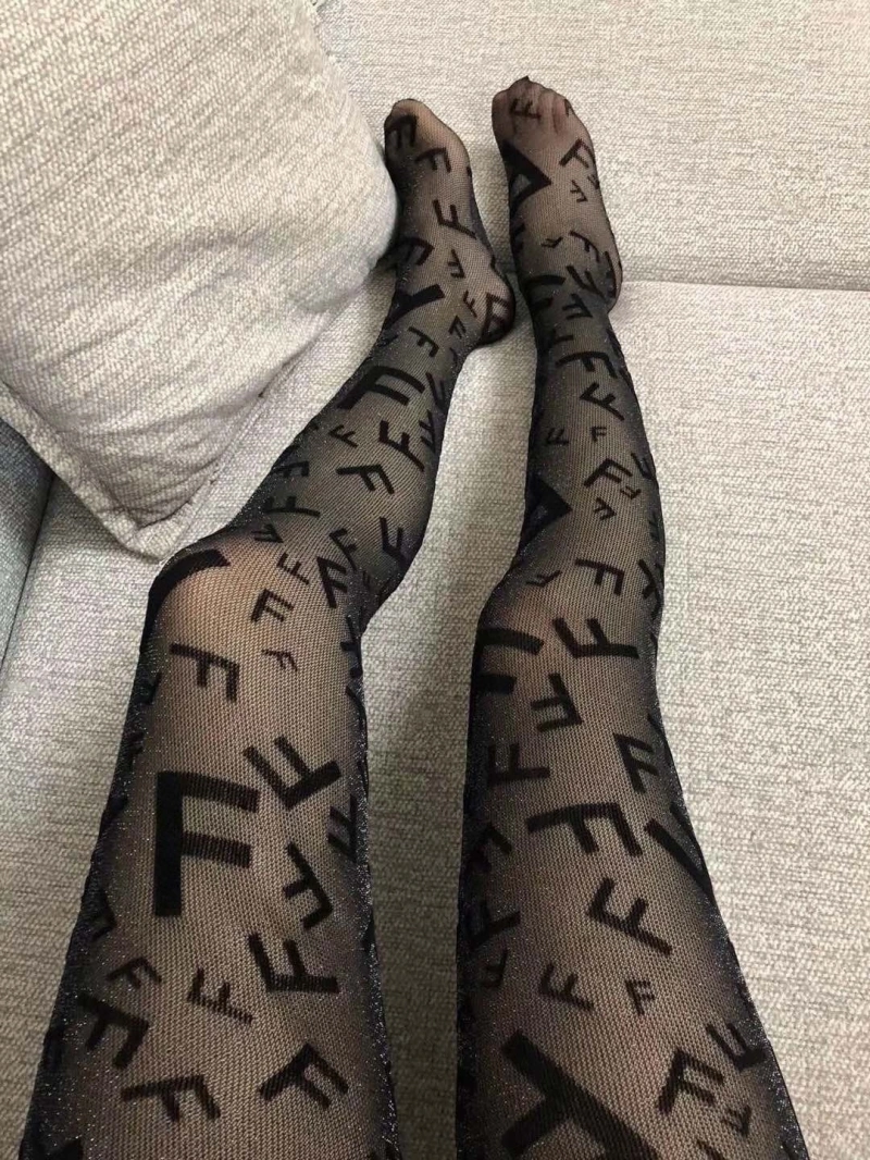 Inexpensive Louis Vuitton Socks