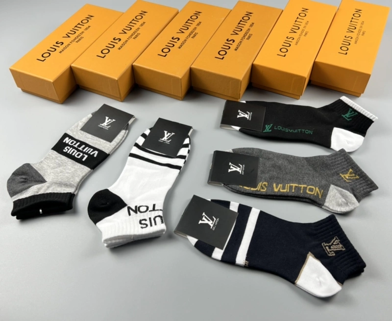 Discounted Louis Vuitton Socks