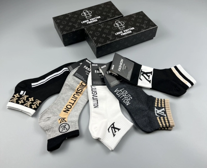 Inexpensive Louis Vuitton Socks
