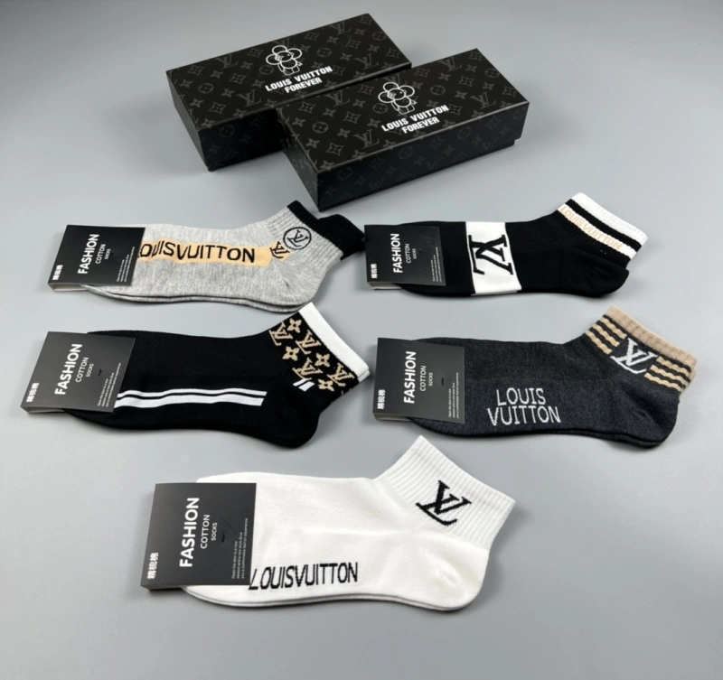 Inexpensive Louis Vuitton Socks