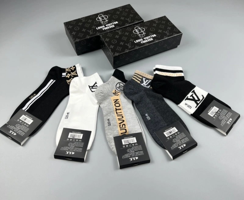 Inexpensive Louis Vuitton Socks
