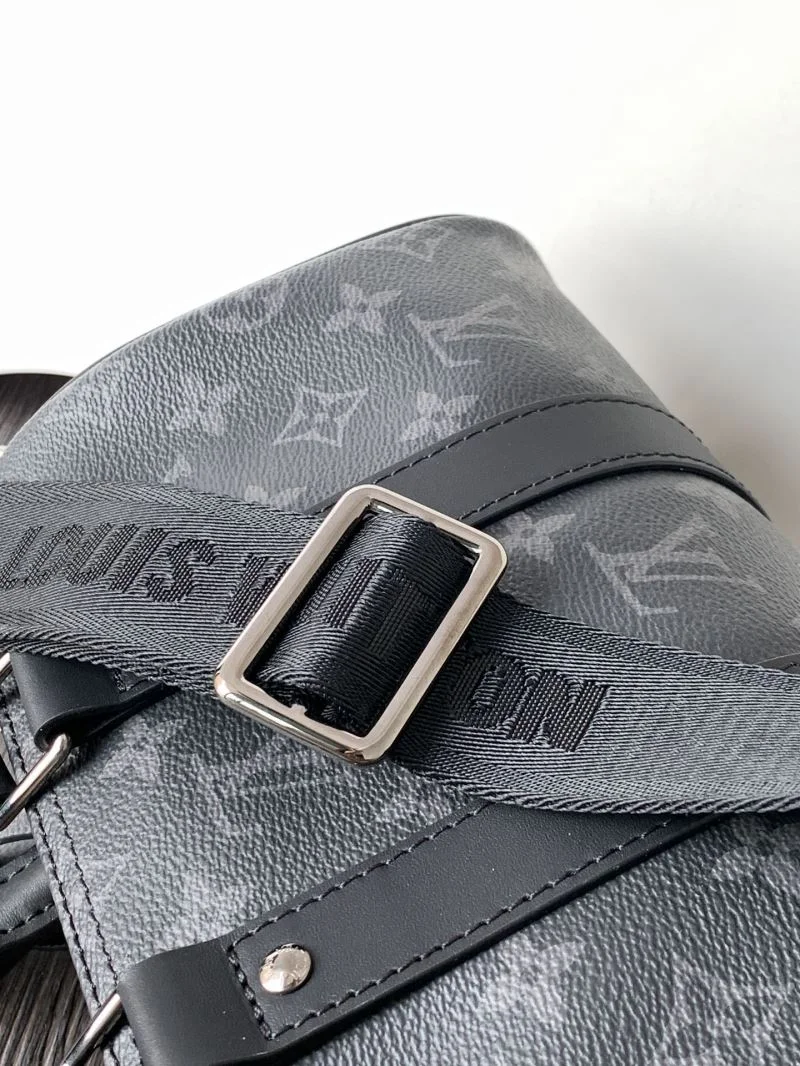 Brand-authenticated Louis Vuitton Speedy Bags