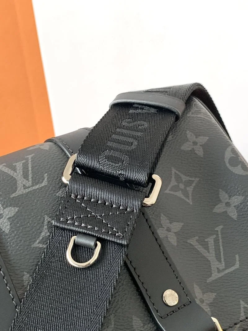 Brand-authenticated Louis Vuitton Speedy Bags