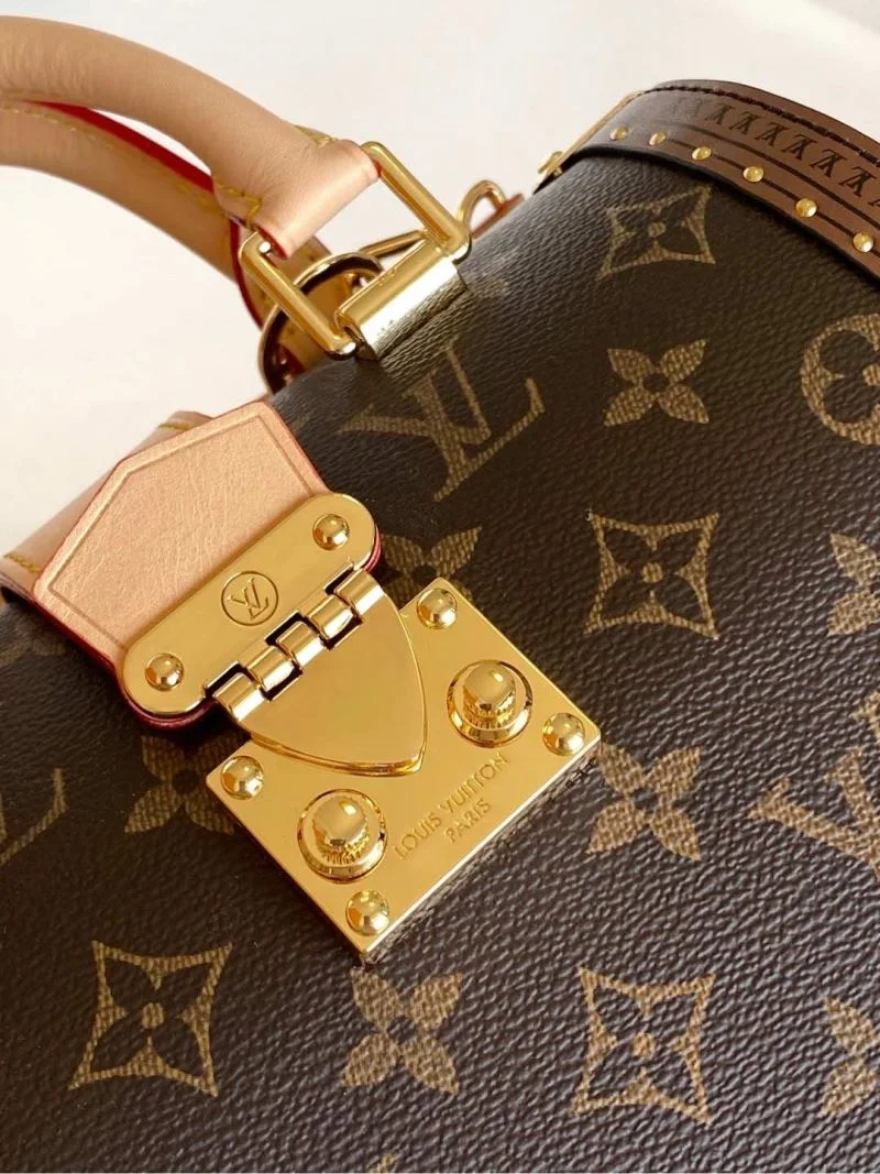 Exact replica Louis Vuitton Speedy Bags
