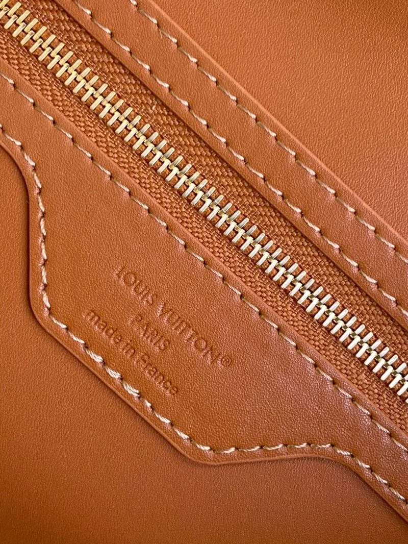 Indistinguishable Louis Vuitton Speedy Bags