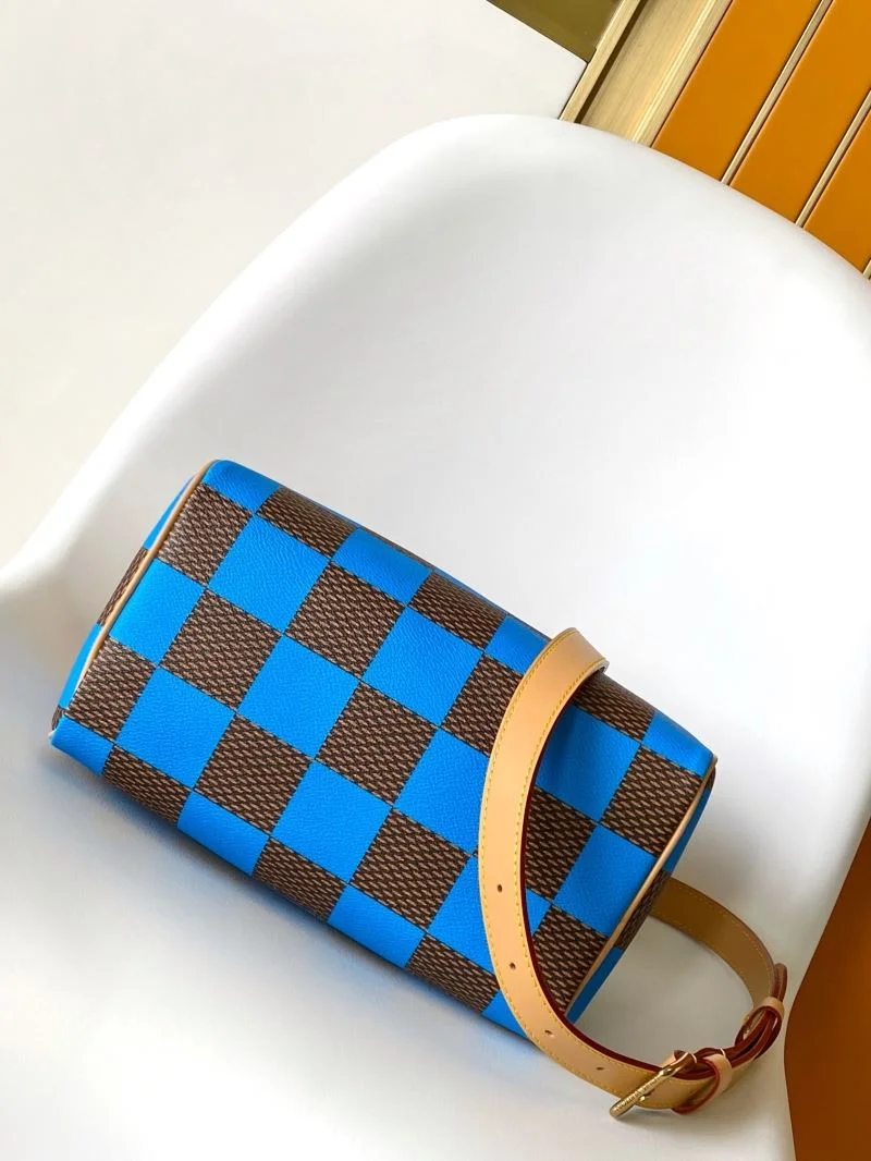 Exact replica Louis Vuitton Speedy Bags