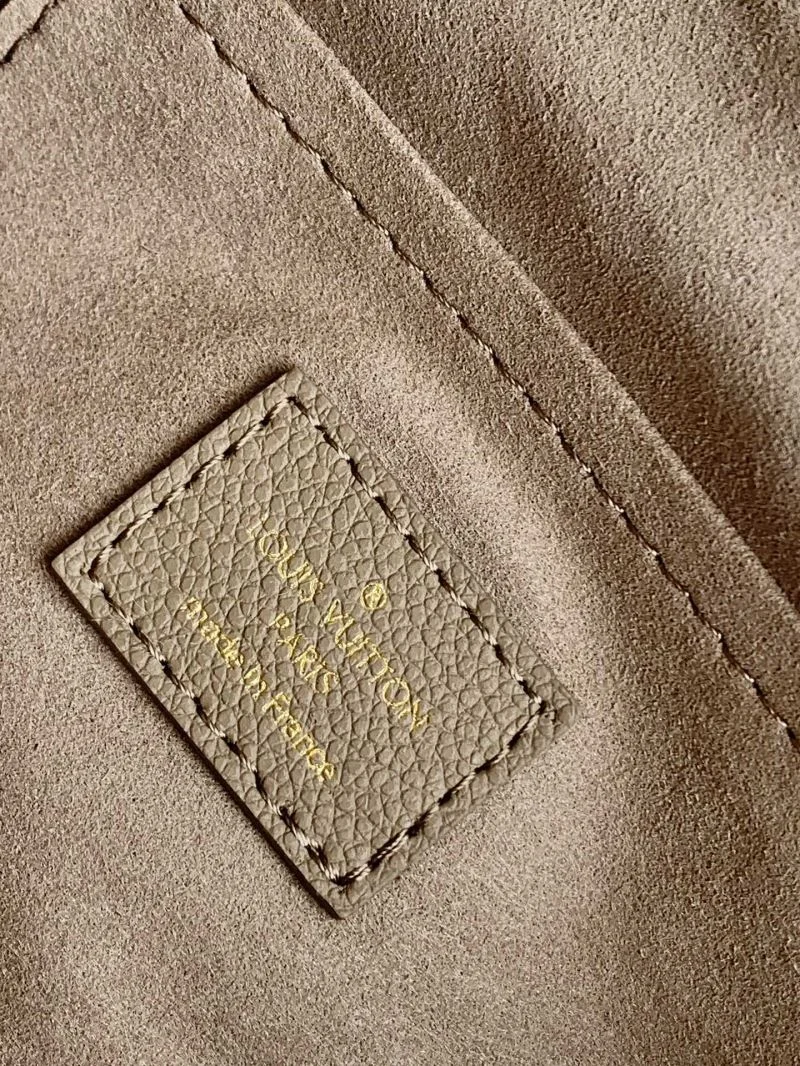 Indistinguishable Louis Vuitton Speedy Bags