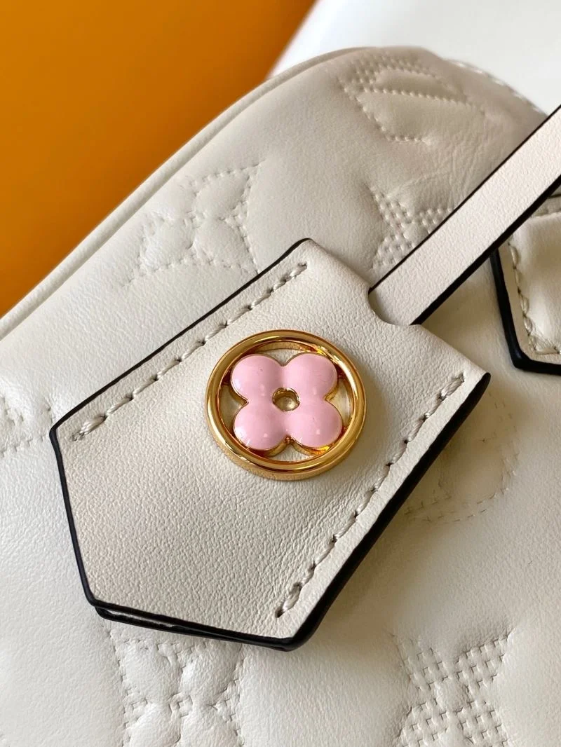 Indistinguishable Louis Vuitton Speedy Bags