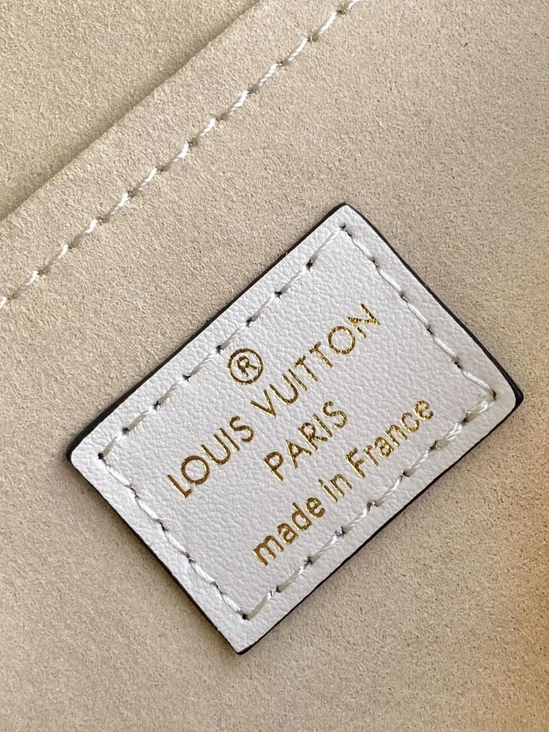 Indistinguishable Louis Vuitton Speedy Bags