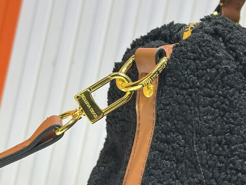 Brand-authenticated Louis Vuitton Speedy Bags