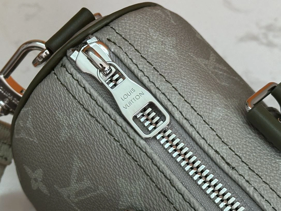 Low-cost Louis Vuitton Speedy Bags