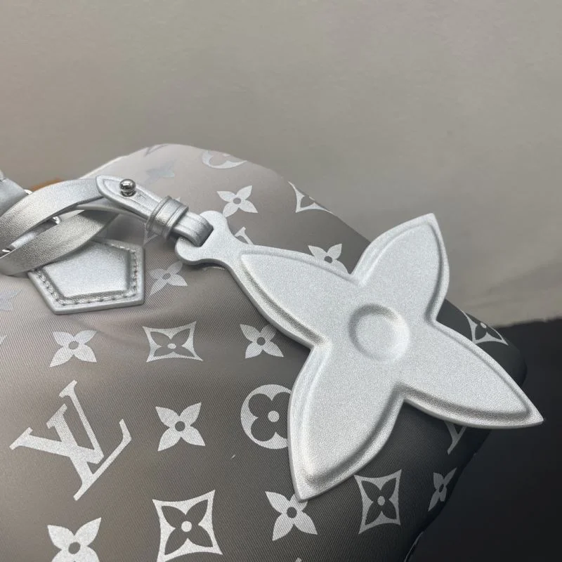 Indistinguishable Louis Vuitton Speedy Bags