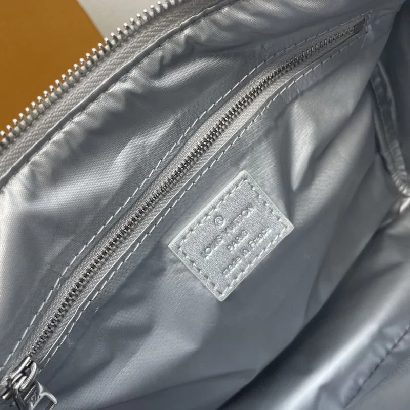 Indistinguishable Louis Vuitton Speedy Bags