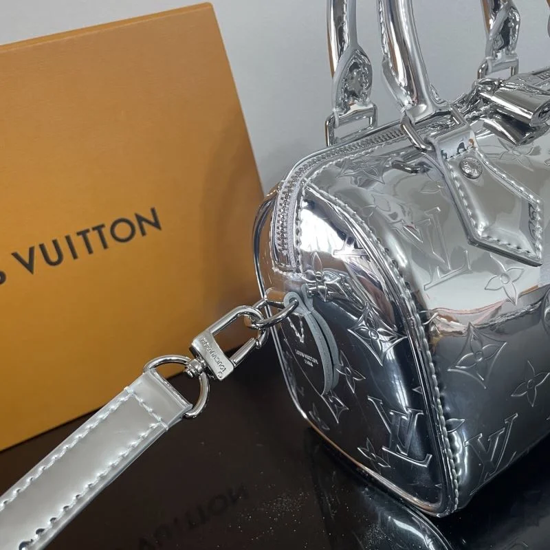 Brand-authenticated Louis Vuitton Speedy Bags