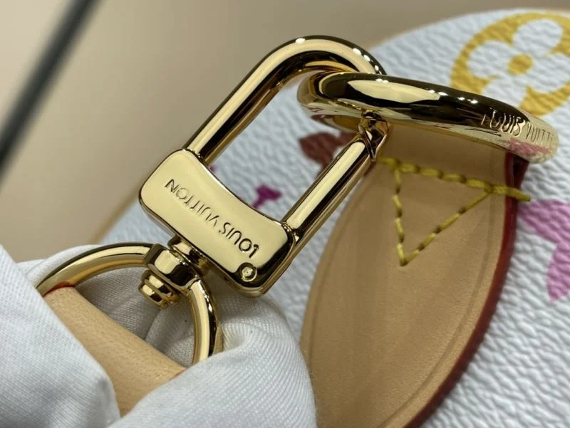 Indistinguishable Louis Vuitton Speedy Bags