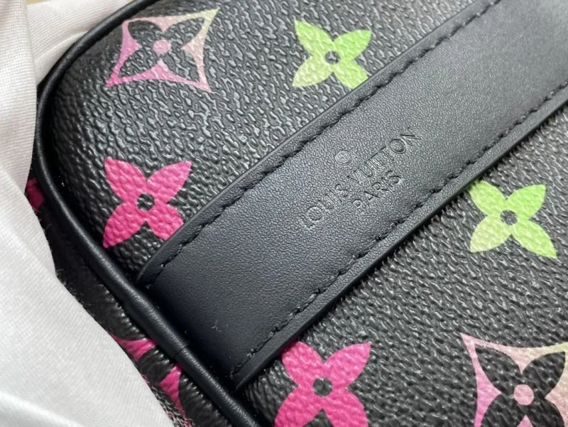 Indistinguishable Louis Vuitton Speedy Bags