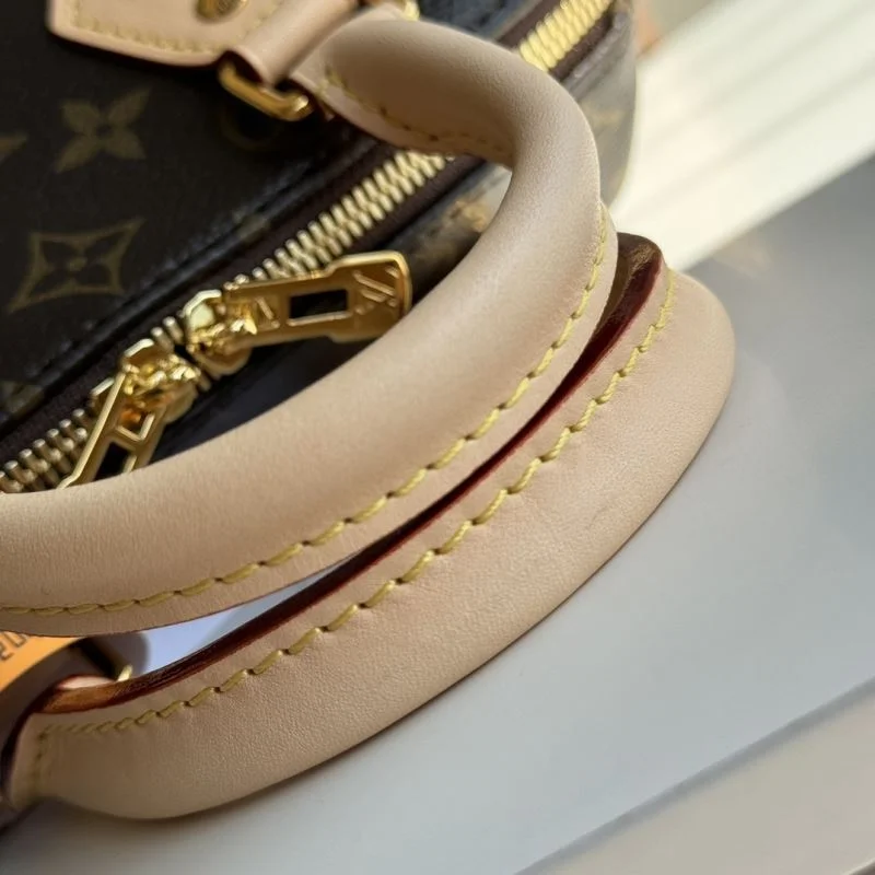 Exact replica Louis Vuitton Speedy Bags