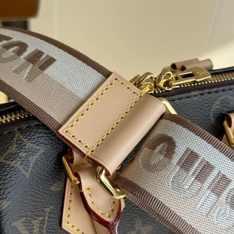 Exact replica Louis Vuitton Speedy Bags