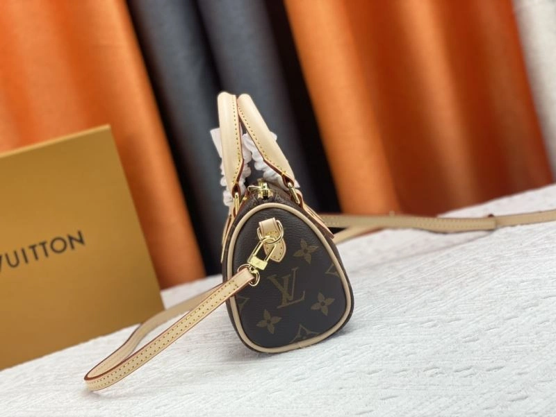 Exact replica Louis Vuitton Speedy Bags
