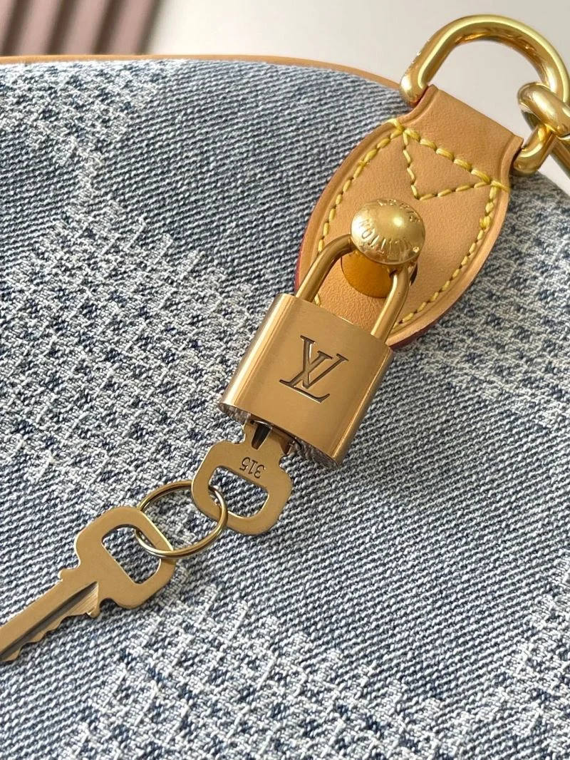 Exact replica Louis Vuitton Speedy Bags