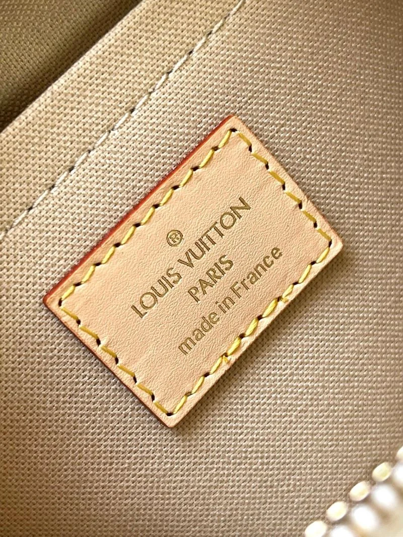 Brand-authenticated Louis Vuitton Speedy Bags