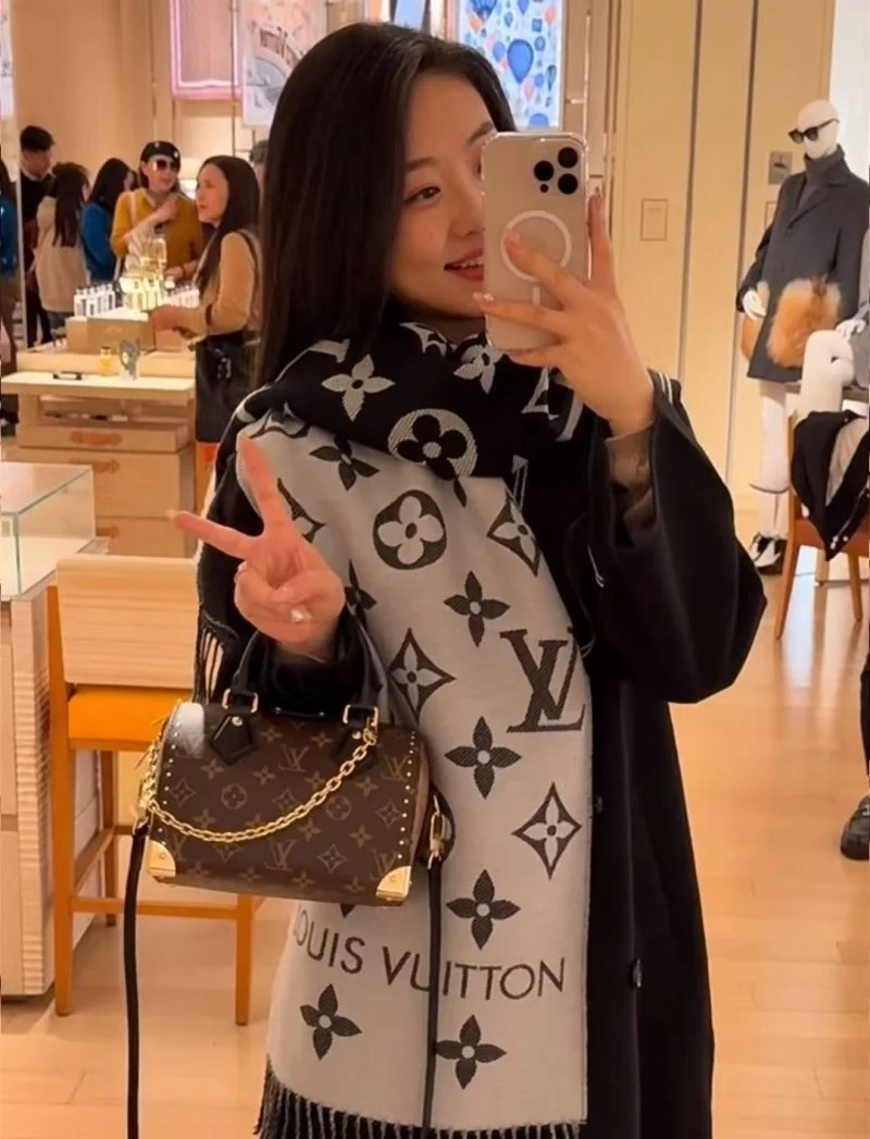 Cut-rate Louis Vuitton Speedy Bags